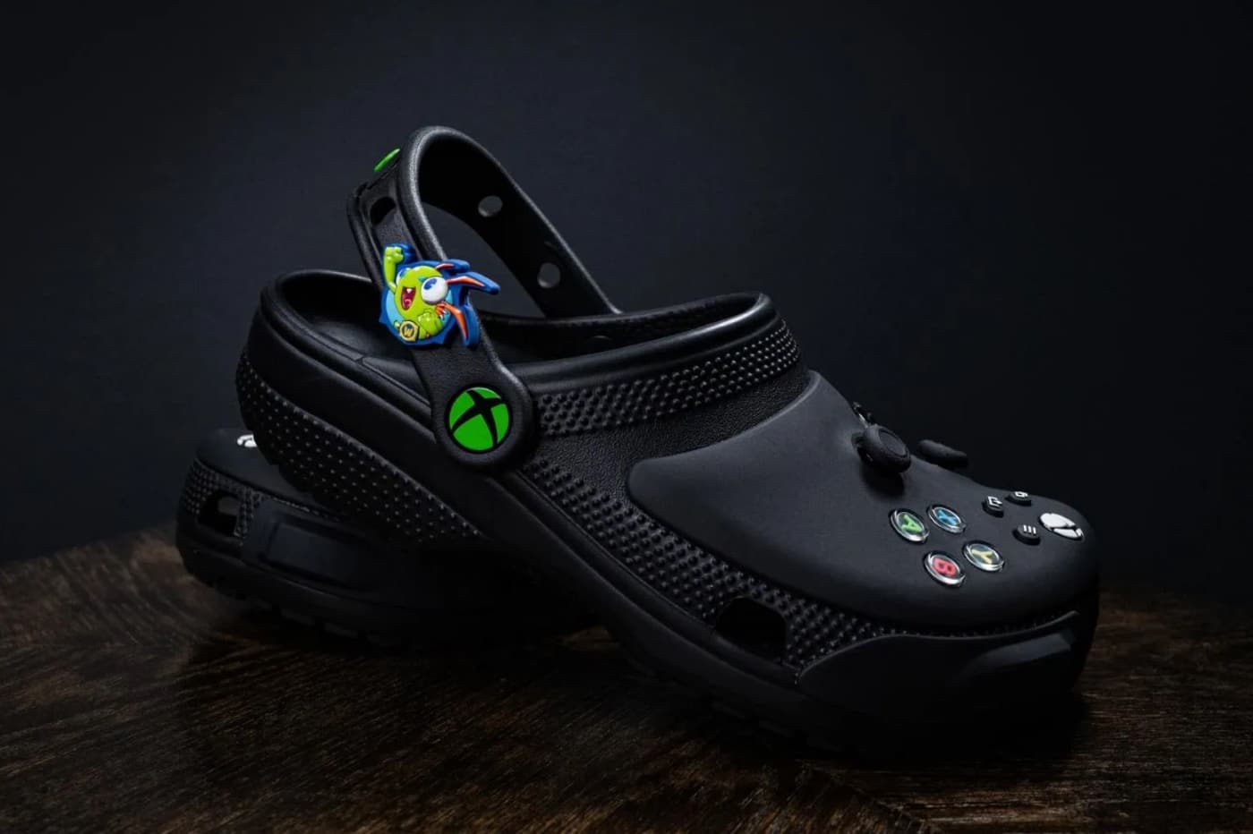 Une Xbox aux pieds ? Microsoft s’associe à Crocs pour célébrer 20 ans ...